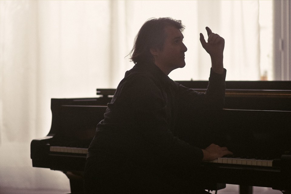 Maxence Cyrin dévoile l'album Melancholy Island - Attitude